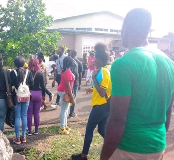 Cameroun : Au moins 11 étudiants blessés dans l'explosion d'une bombe à ...