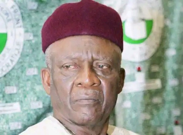 Cameroun : Crise au SDF, le président fondateur Fru Ndi poussé vers la ...