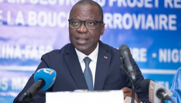 Côte d'Ivoire : Amadou Koné à une réunion sur le projet « boucle ...