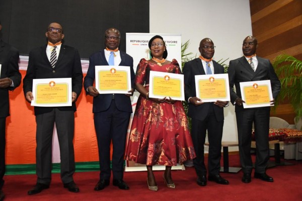 Côte d'Ivoire : En marge des Journées de la Fonction Publique, plusieurs fonctionnaires et ...