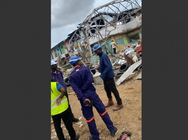 Côte d'Ivoire : Travaux de réparation sur le reseau électrique haute tension, pylone de la ...