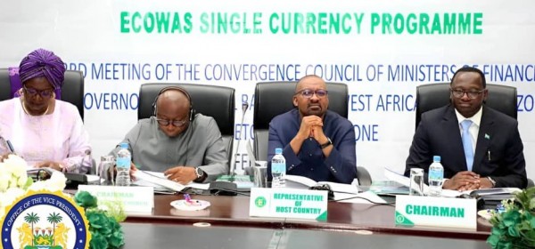 Sierra Leone : Engagement pour la monnaie unique ECO, élection a la ...